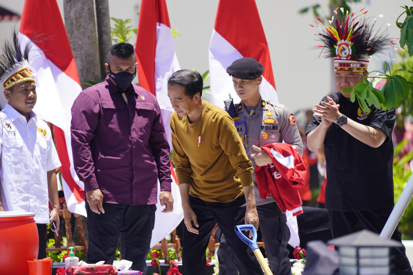 Jokowi Inaugurates Papua Youth Creative Hub, Praises Young Papuans ...