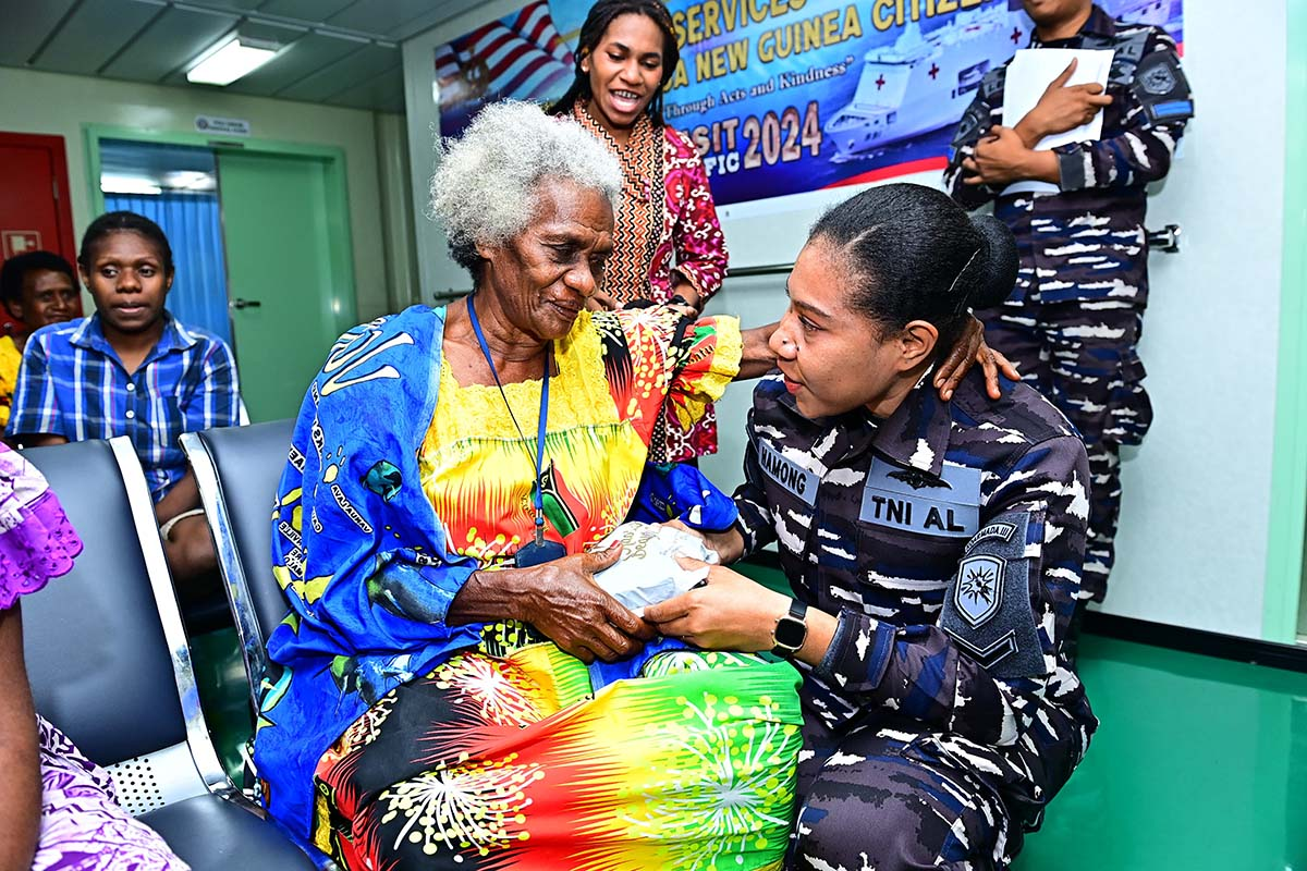 Indonesian Navy Hospital Ship Completes People-to-People Mission in ...