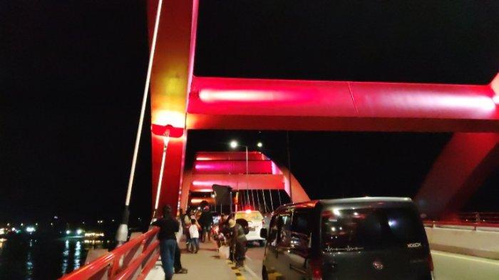The Red Bridge: An Iconic Tourism Destination and Creative Outlet for ...